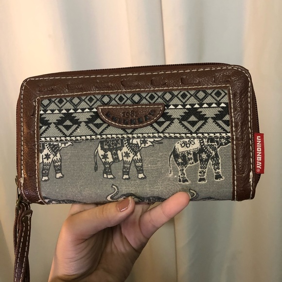 UNIONBAY | Accessories | Union Bay Elephant Wallet | Poshmark
